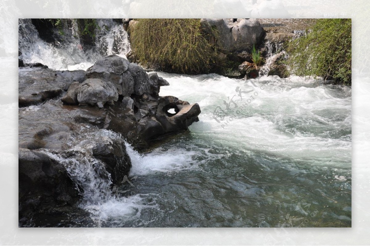 奔流的溪水图片素材-编号12567451-图行天下
